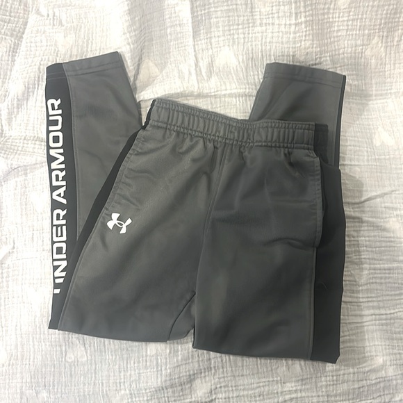 Under Armour | Bottoms | Gray Under Armour Pants With Black Stripe Down ...